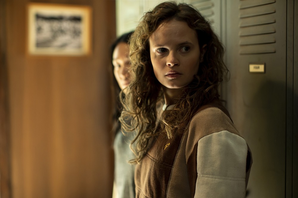 Bad Behaviour (2023, Series) - Kritik | Moviebreak.de